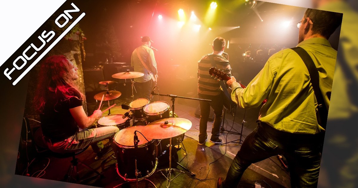 How to choose the right mixer for a small live band? - Soundsation