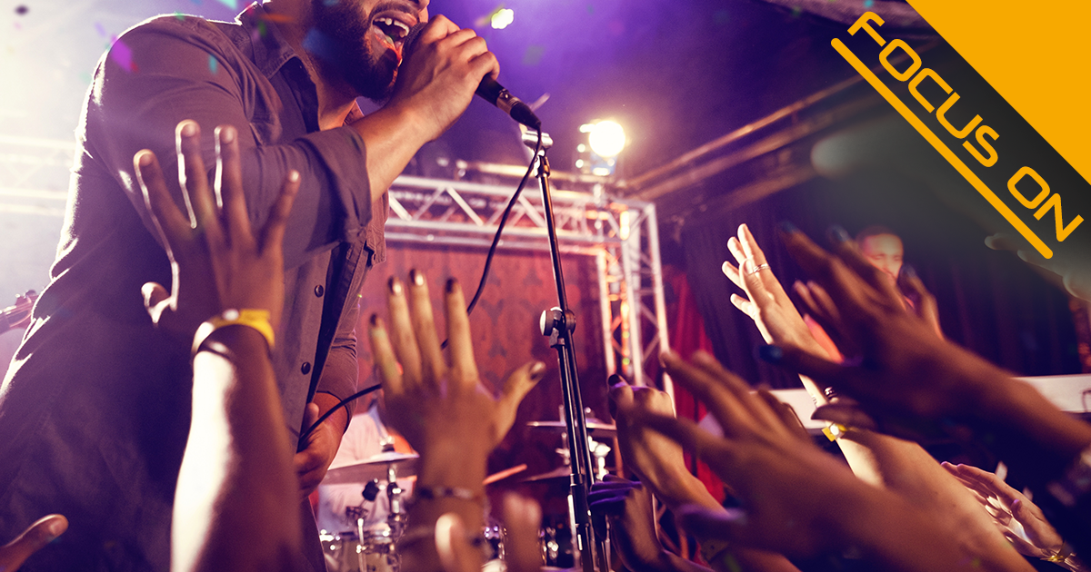How to Choose the Right Microphone for Live Performance? - Soundsation